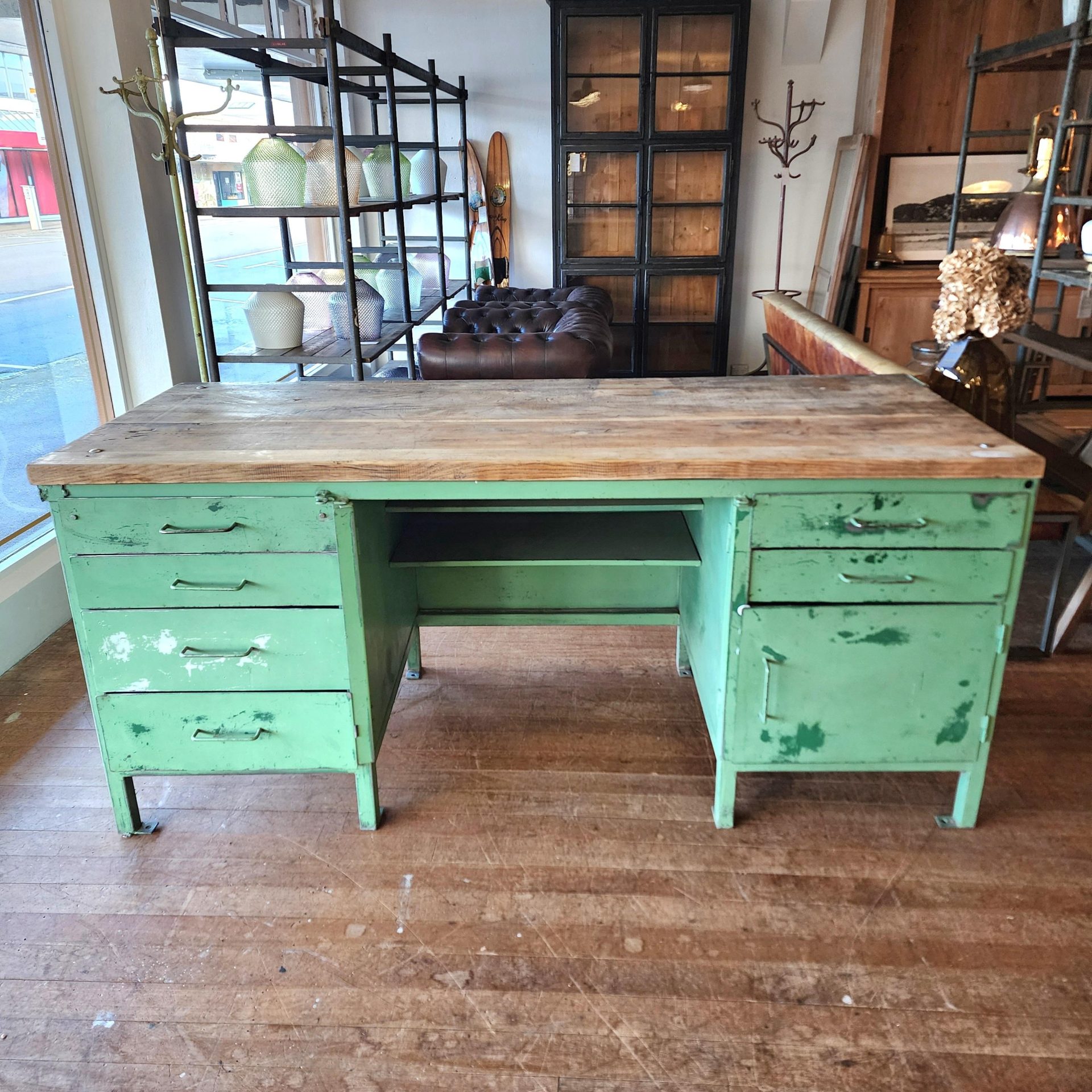 Large Green Industrial Unit- Czech Republic - Vintage Industries